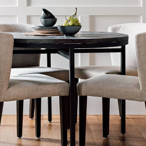 Brody Round Dining Table -Eerin Pine