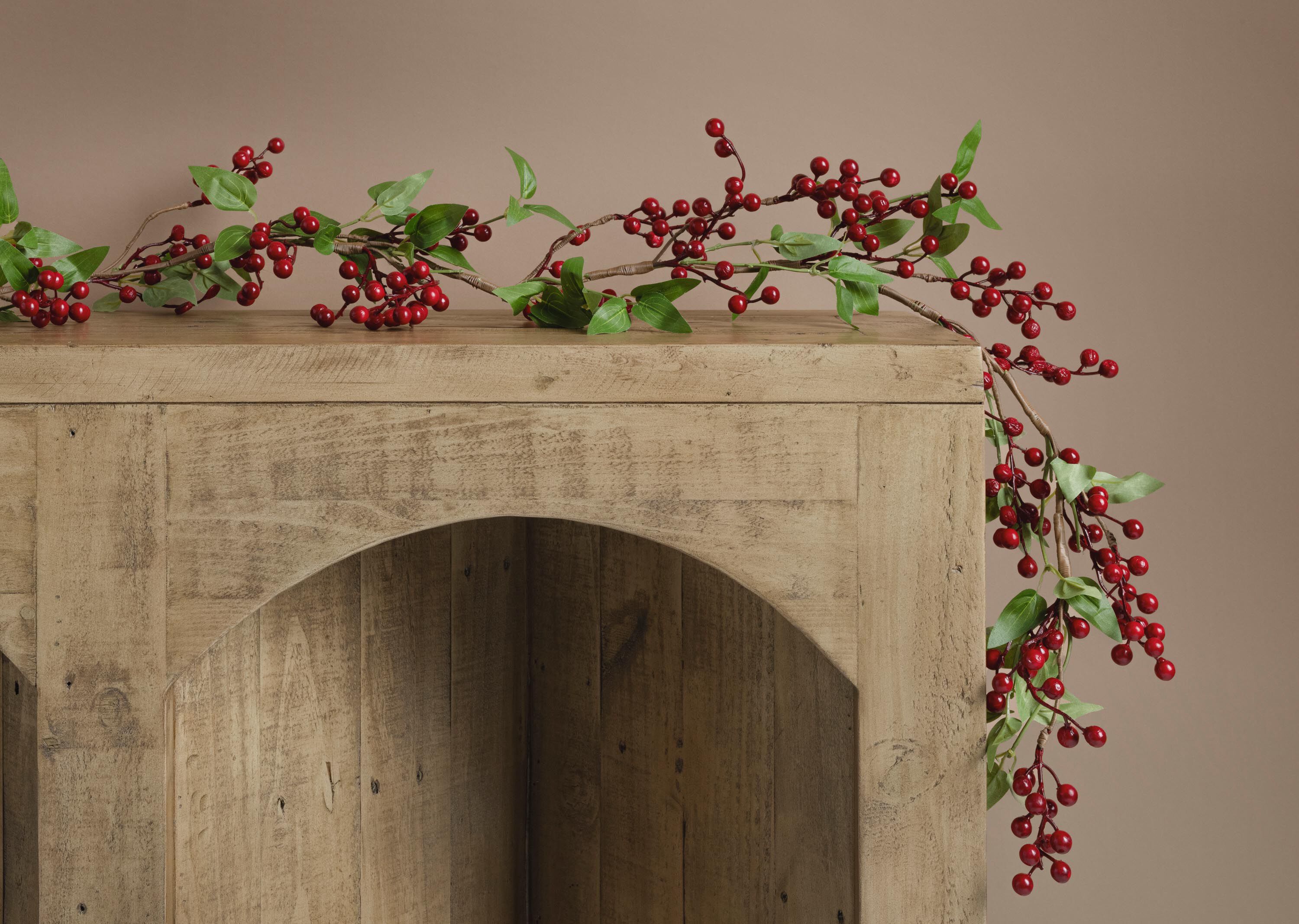 Hollyberry Mixed Garland | Urban Barn